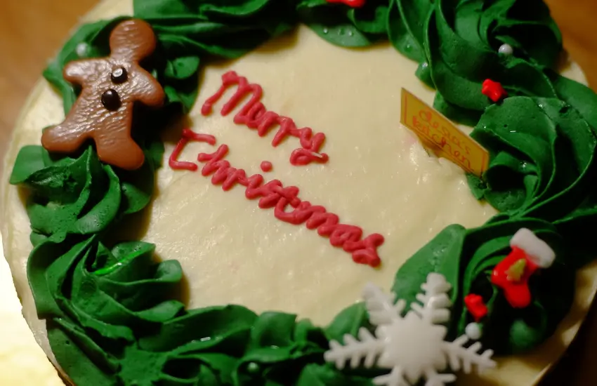 Boleh Tulis “Merry Christmas” Pada Kek Di Premis Halal